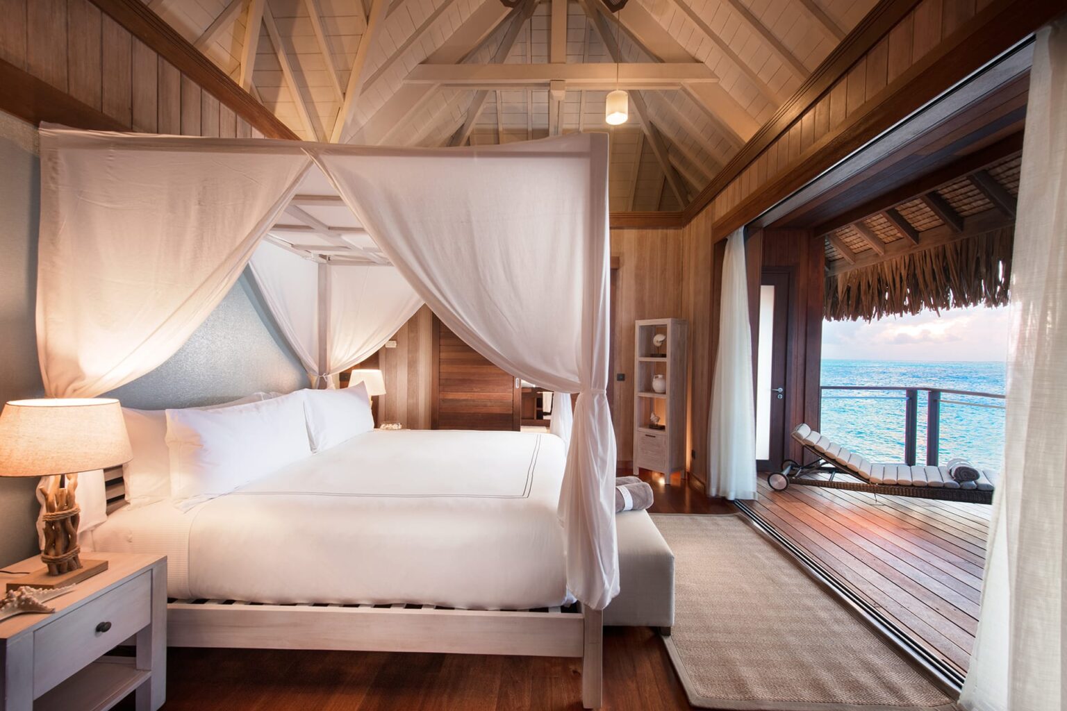 16 Best overwater bungalows and water villa resorts in the world ...